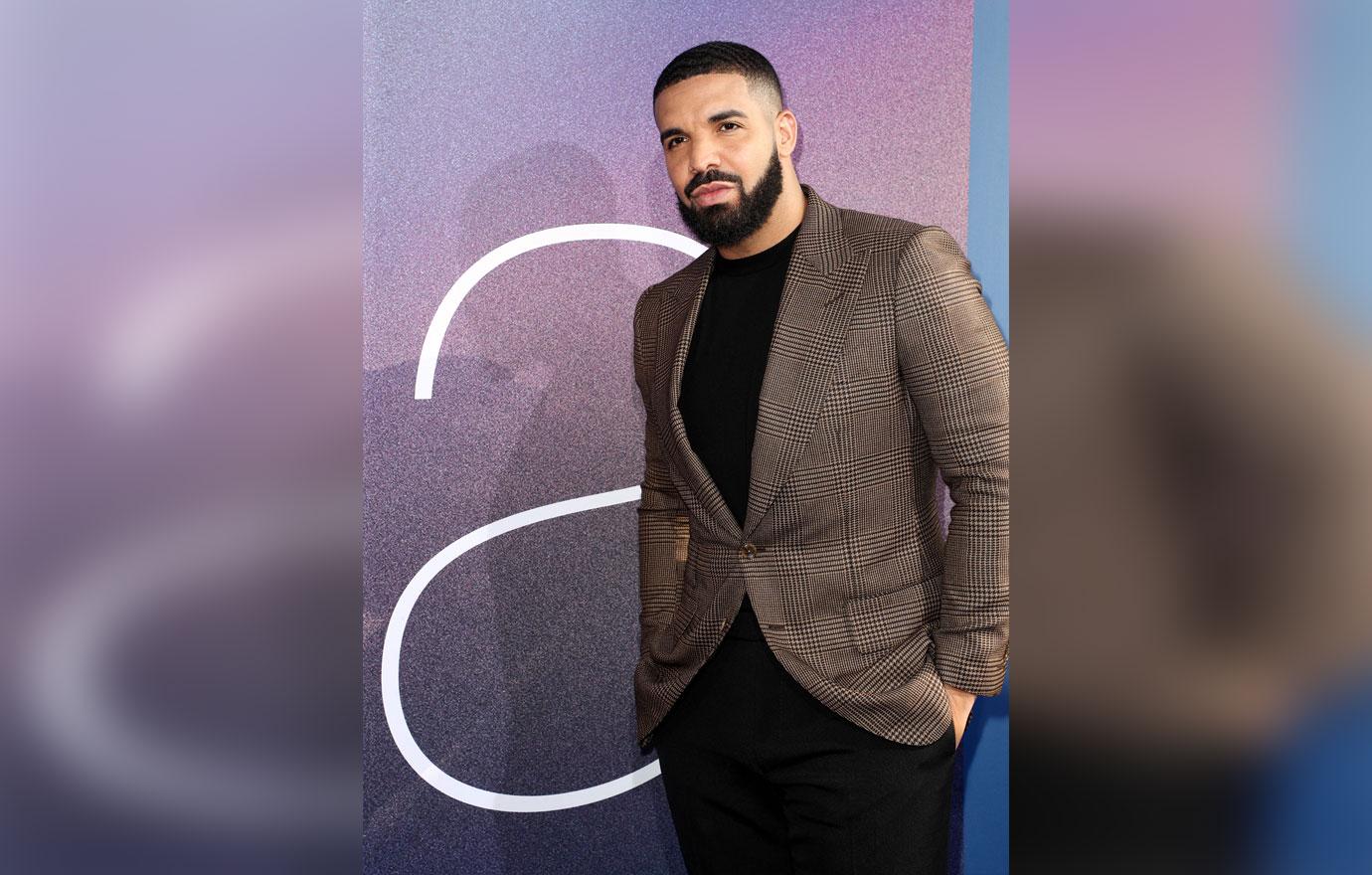 Frank Ocean Posts To Social Media Following Drake Getting Booed