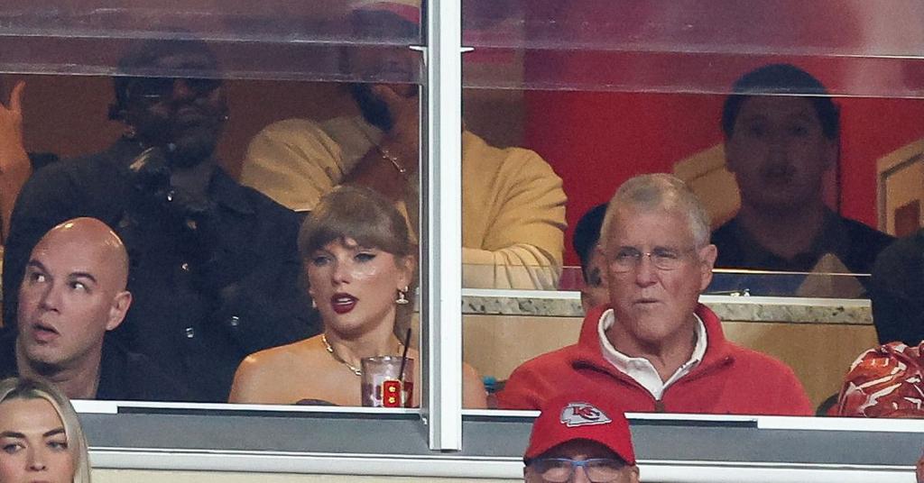 Taylor Swift's Dad Scott Undergoes Heart Surgery