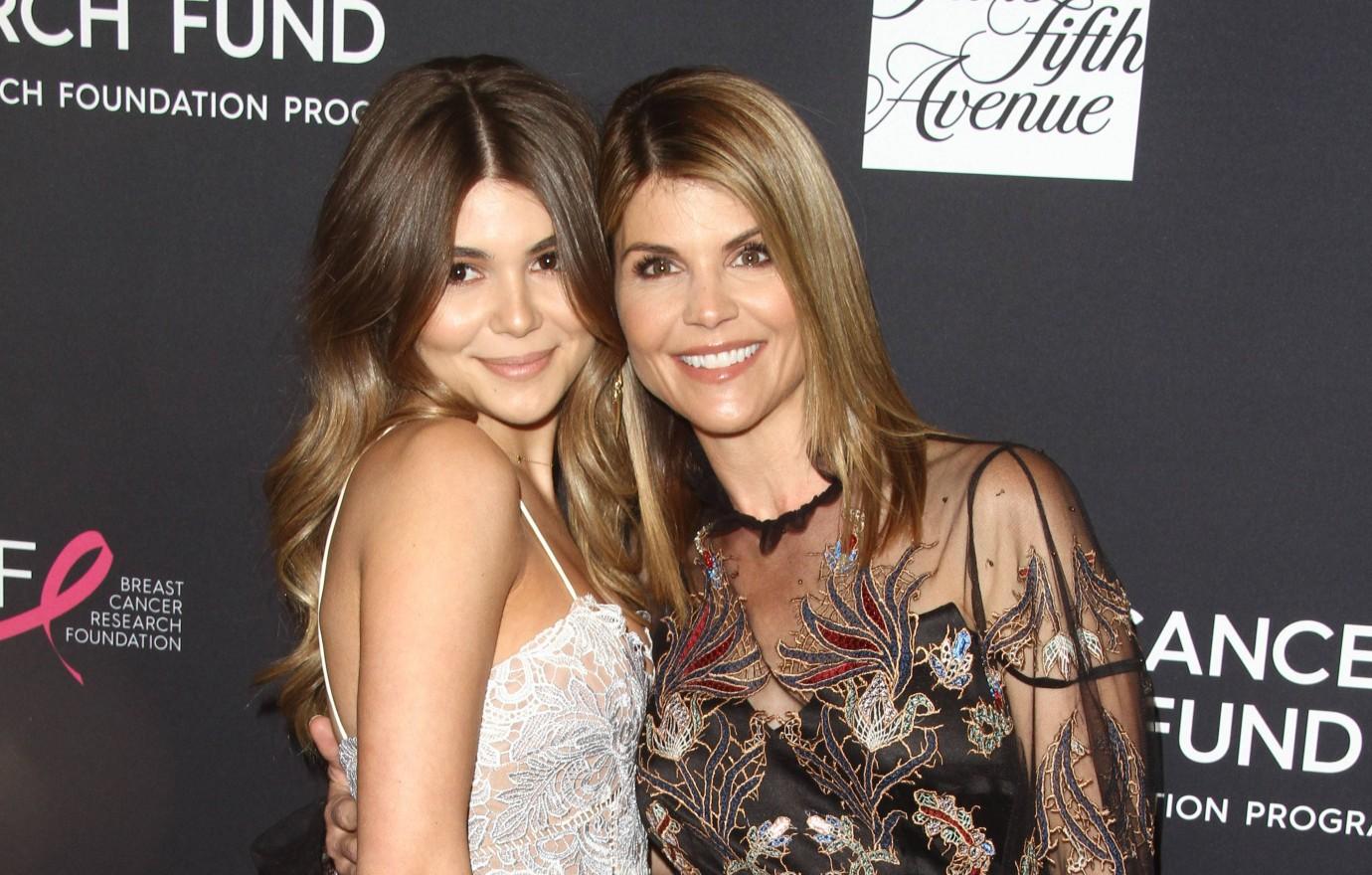 Lori Loughlin & Candace Cameron Bure's Daughters Film TikTok: Watch