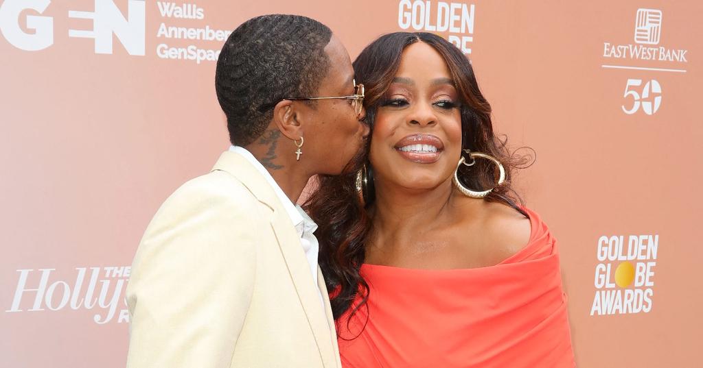 Niecy Nash Skinny-Dips With Wife Jessica Betts After Emmy's Win: Watch Niecy Nash Skinny-Dips With Wife Jessica Betts After Emmy's Win: Watch