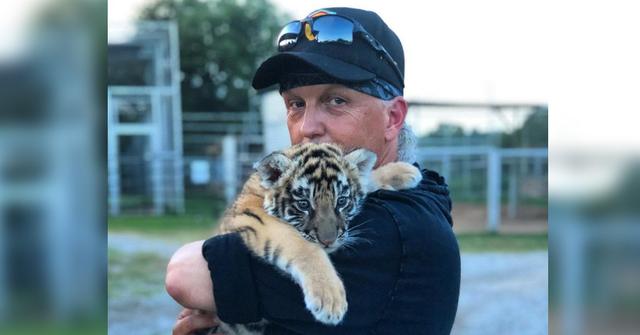 'Tiger King' Star Jeff Lowe Believes He Was Poisoned Before Suffering A ...