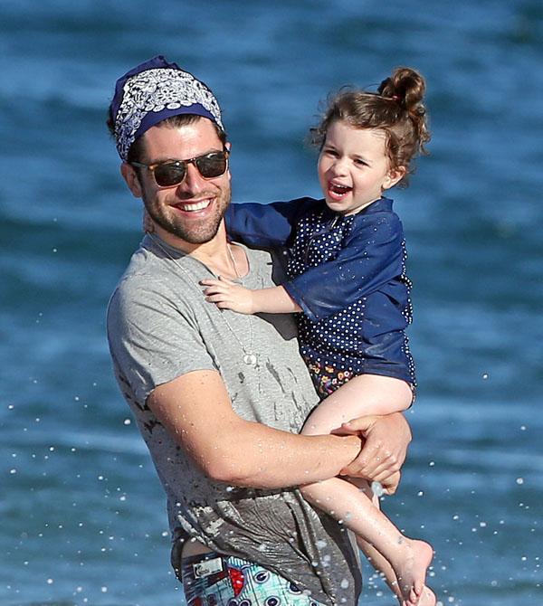 OK! Quick Pics: Max Greenfield Has Fun In the Sun With Daughter Lilly ...