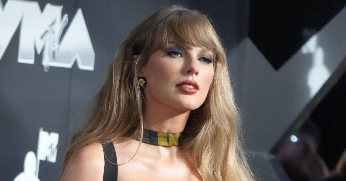Taylor Swift Displays Toned Body With Eras Tour Backup Singers: Photos
