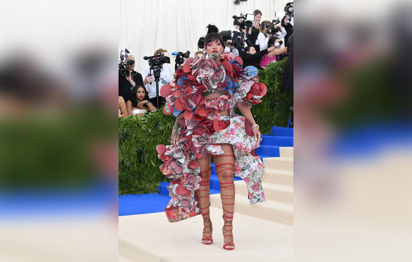 The Year's Worst Celebrity Fashion Moments Summed Up In 14 Photos