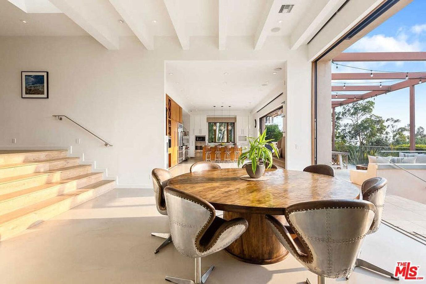 Liam, Luke & Chris Hemsworth Sell Malibu Estate For $4.2 Million: See ...