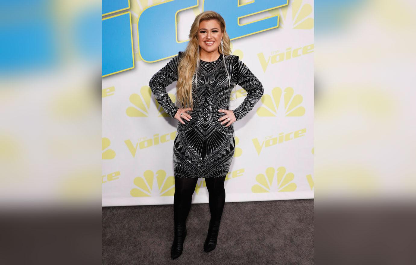 Kelly Clarkson's Body Transformation: See Photos Of Star Now And Then