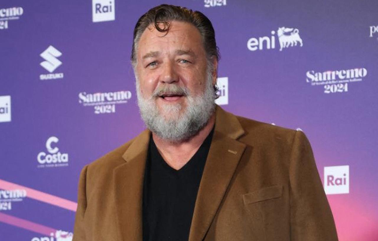 Russell Crowe Looks '20 Years Younger' After Shaving Face