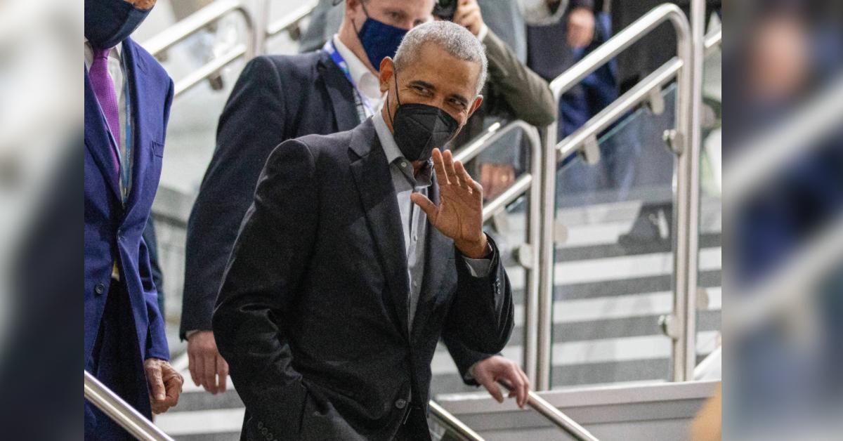 Shirtless Former POTUS Barack Obama In Hawaii With His Family