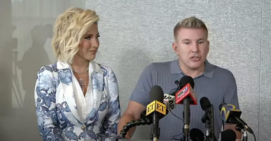 Savannah Chrisley Denies She Slept With Someone For Parents' Pardons