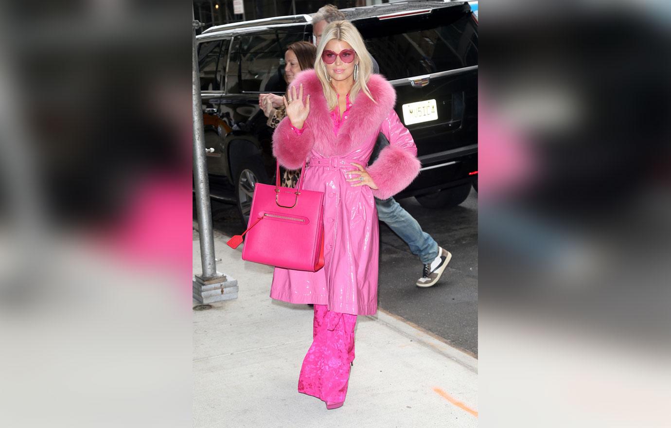 Jessica Simpson Channels Elle Woods For ‘Open Book’ Launch Day