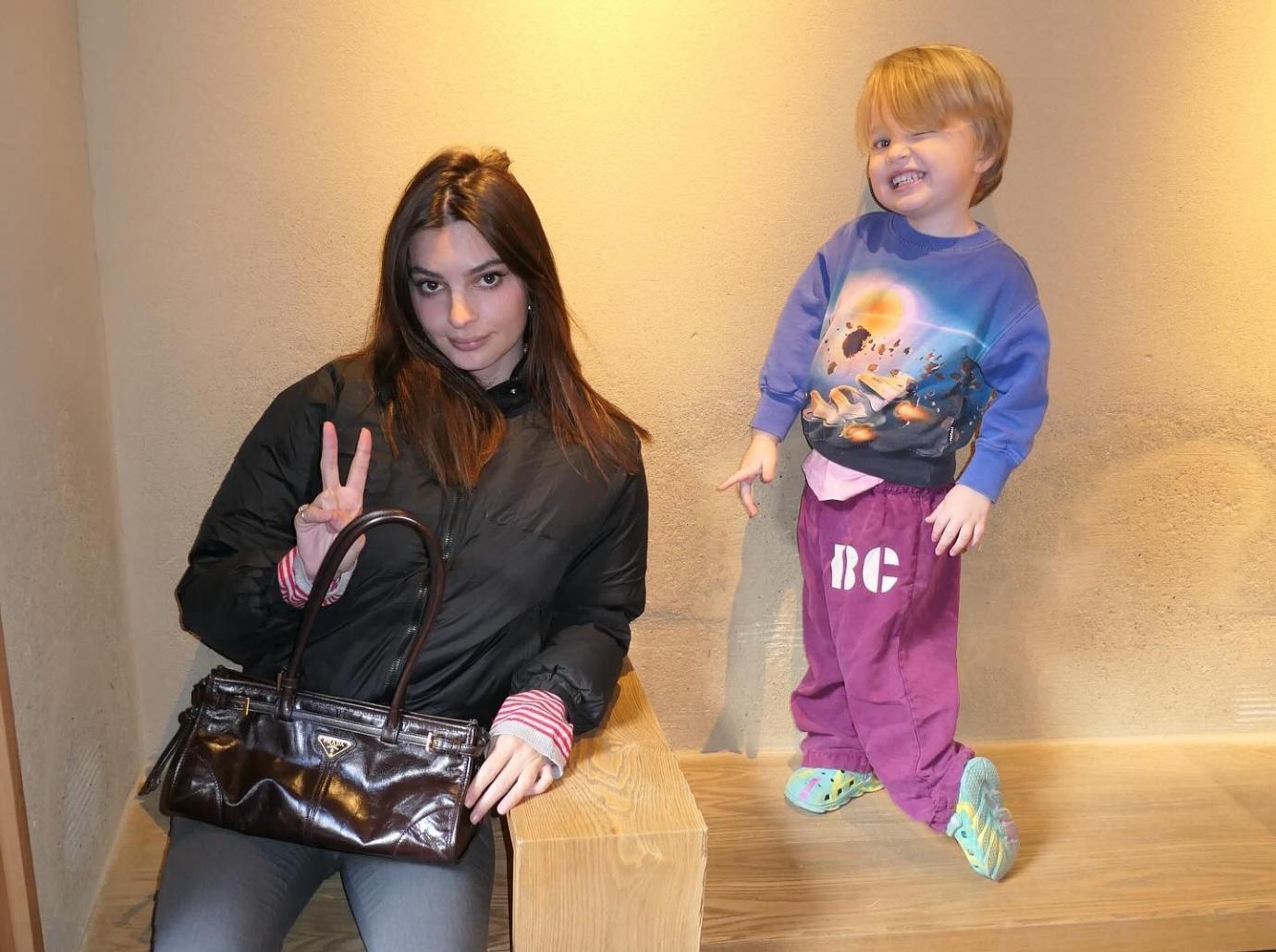 Emily Ratjakowski Poses In Underwear During Vacation To Japan: Photo