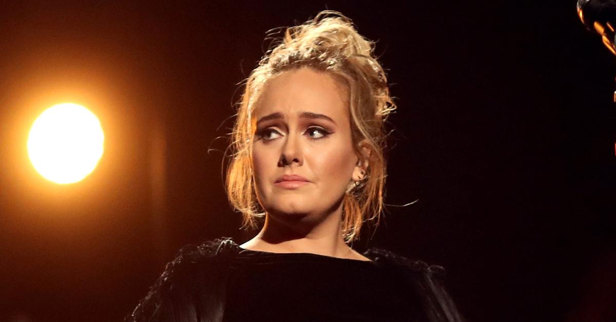 [PICS] Adele Visits London's Grenfell Tower After Tragic Fire