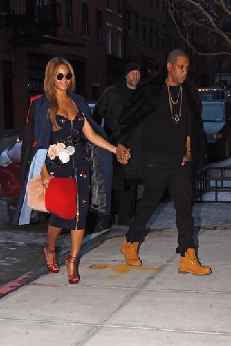 Beyonce And Blue Ivy Pucker Up For An Adorable Valentine's Day Photo In ...