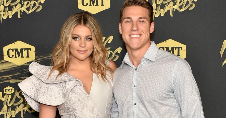 Country Singer Lauren Alaina Is ENGAGED To Alex Hopkins