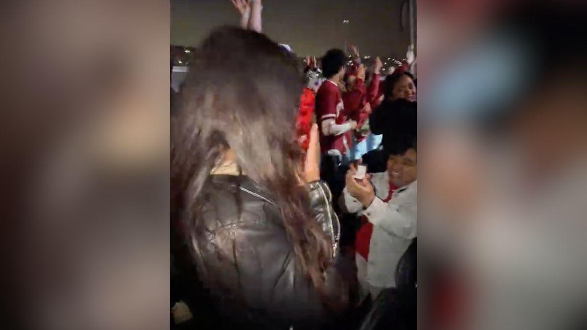 Bruno Mars Fan's 'Marry You' Proposal Turns Concert Into Real Rom-Com
