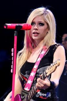 Avril Cleared of Plagiarism Charges