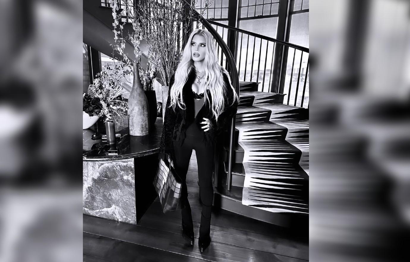 Jessica Simpson Shows Off Slim Figure, Says She's 'Resilient'
