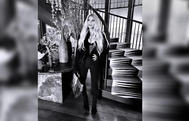Jessica Simpson Shows Off Slim Figure, Says She's 'Resilient'