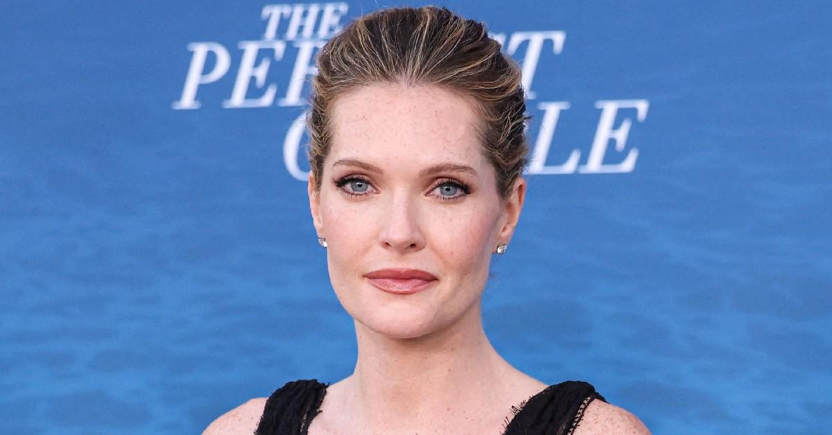 The White Lotus' Meghann Fahy Displays Toned Abs In Bikini: Photo