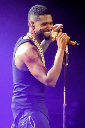 Usher Shows Off Famous Abs And Grabs Bras During UR Experience Tour!