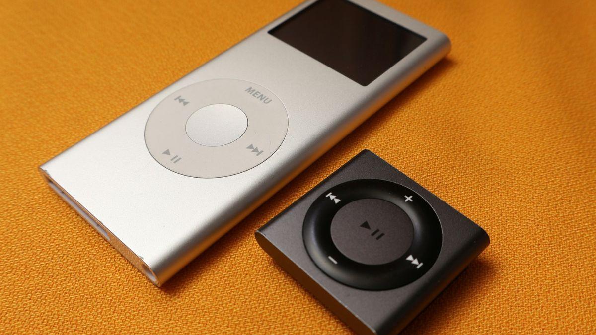 The 2016 Comeback: Mid-2010s Nostalgia On Social Media Explained