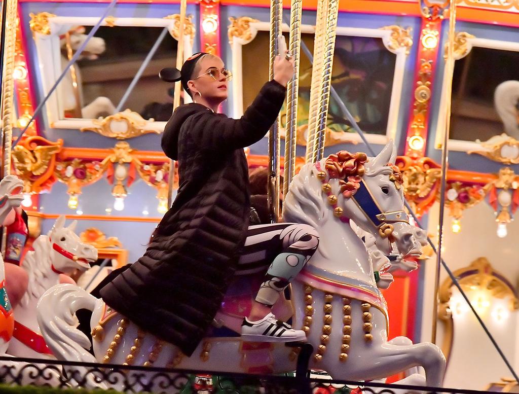 Katy Perry Disney Land Photos