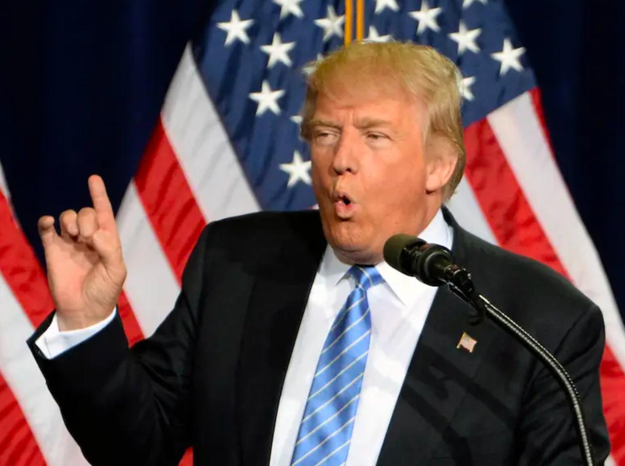 Roseanne Barr Calls Donald Trump The 'MAGAdor' During Strange Speech