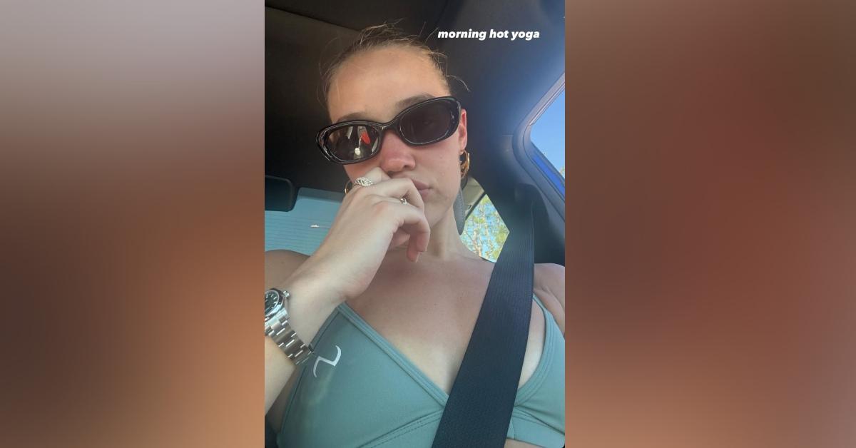 Model Olivia Ponton Shows Off Abs In Brown Bikini: Photo