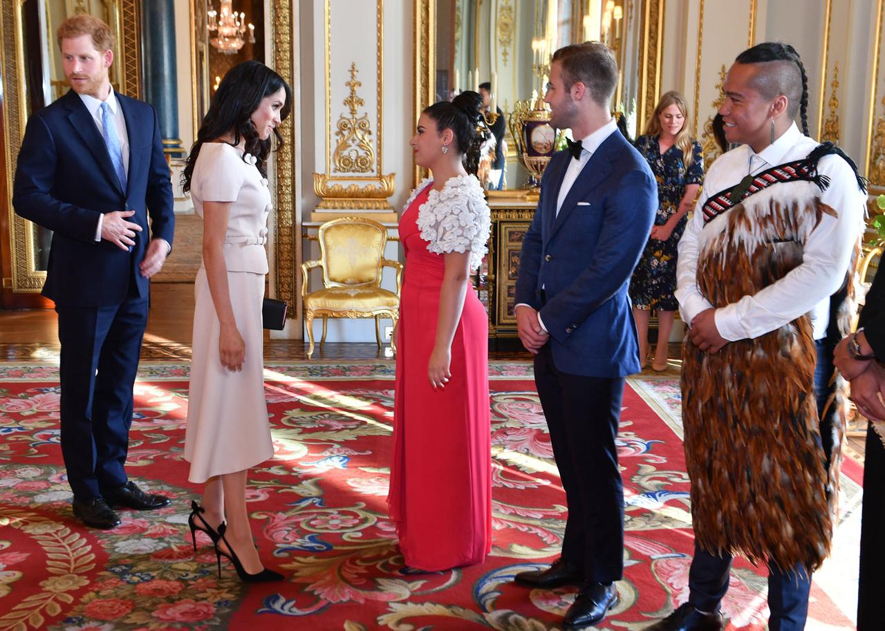 Meghan Markle Switches From Crossed Legs To The ‘Duchess Slant’