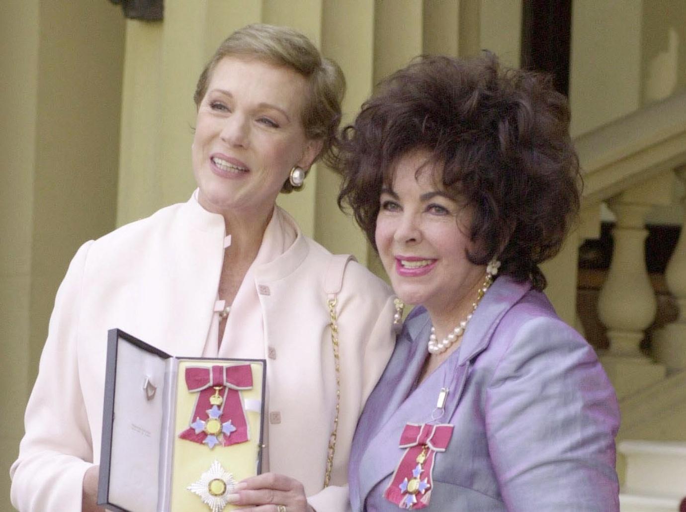 Debbie Reynolds Handled Her Husband's Affair 'With Grace,' Says Son