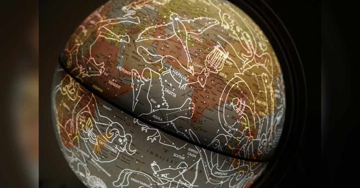 Which US Pop Stars Believe In Astrology for Love & and How Hint App Helps