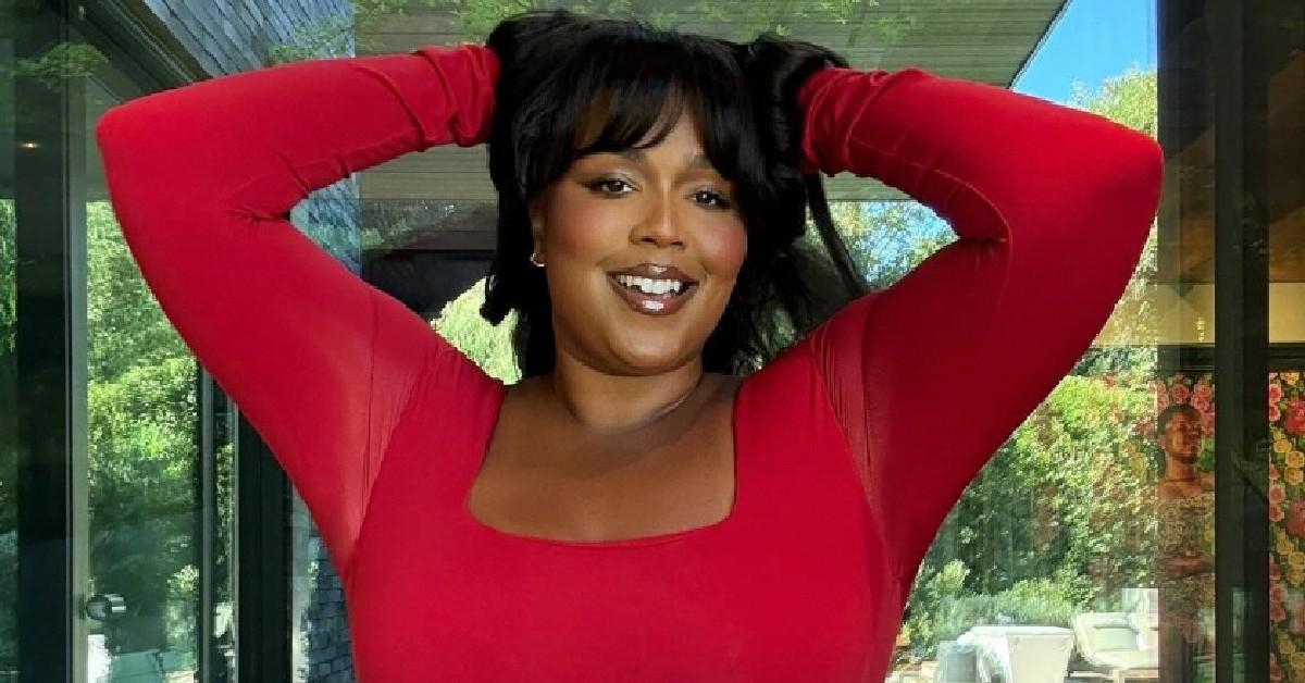 Lizzo Praised For Slim Figure & New Hairdo: Photo