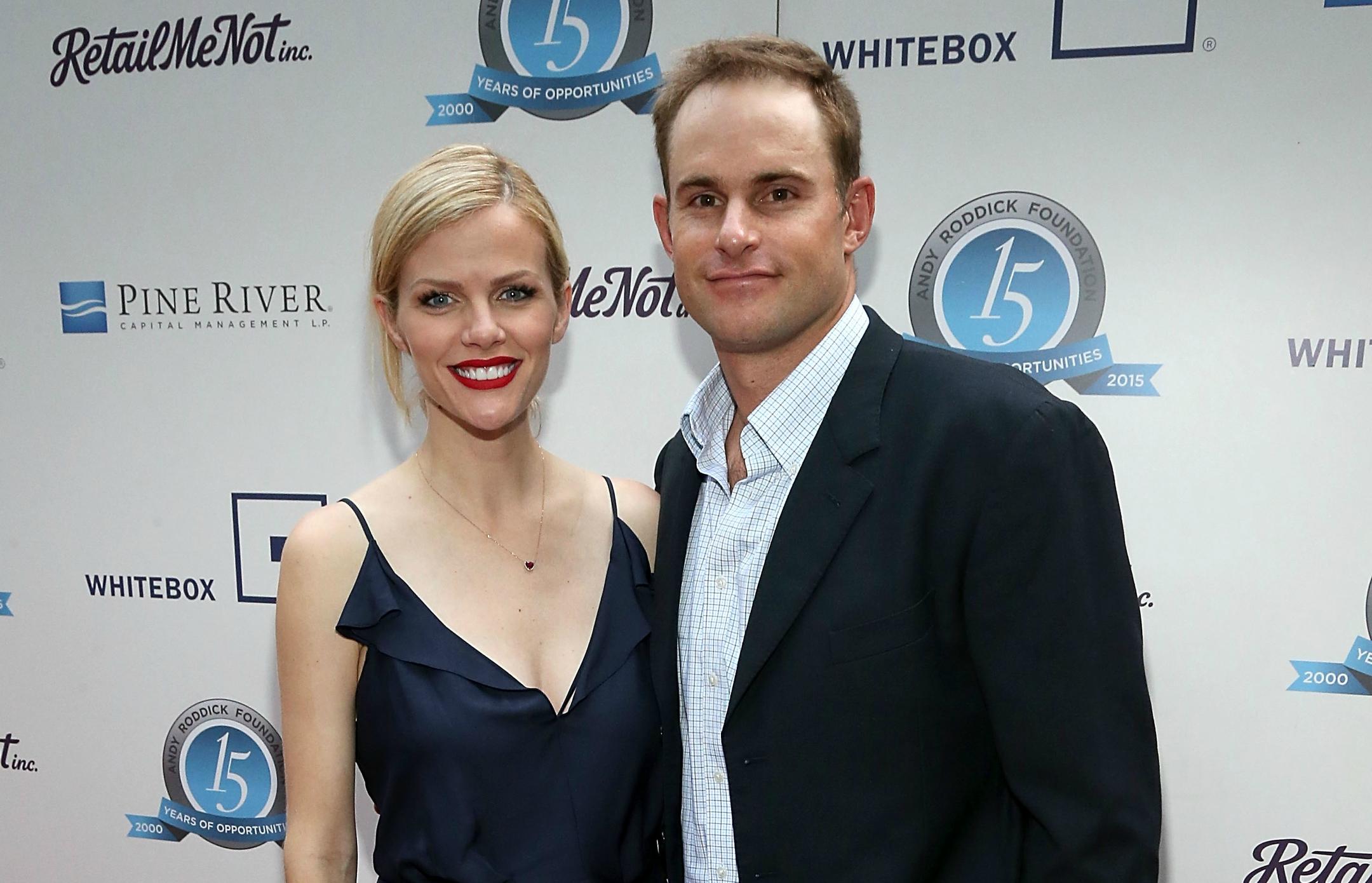 Andy Roddick & Wife Brooklyn Decker Pregnant With Daughter!
