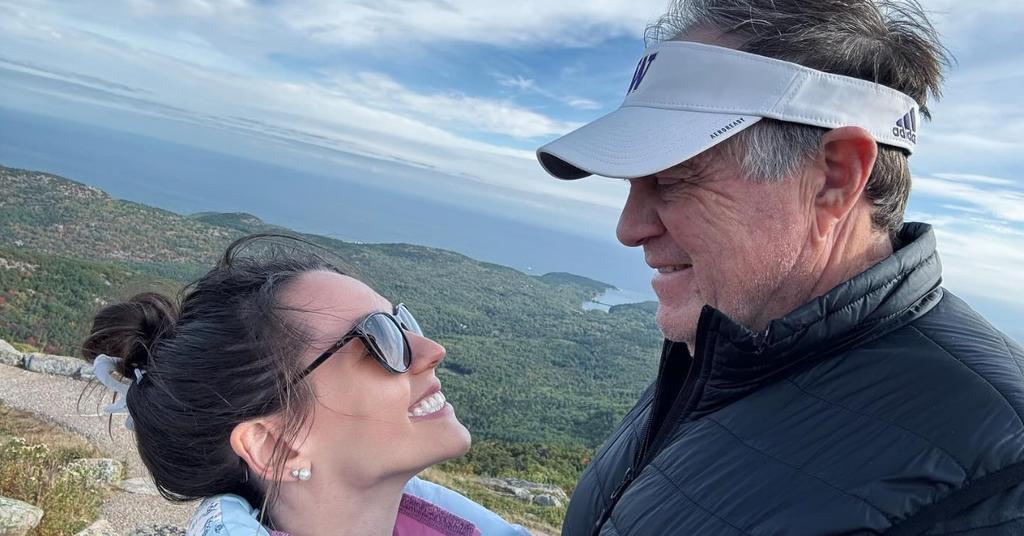 Bill Belichick Poses With Girlfriend Jordon Hudson For Holiday Photo