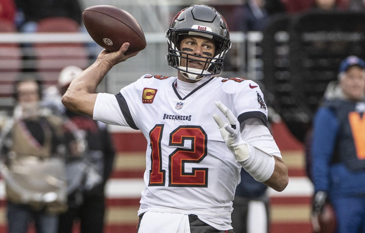 Rob Gronkowski Compliments Tom Brady's Ripped Physique