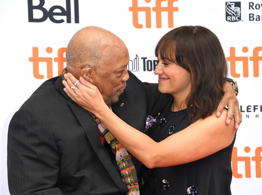 Rashida Jones Mourns Dad Quincy Jones: 'An Honor To Be You Daughter'
