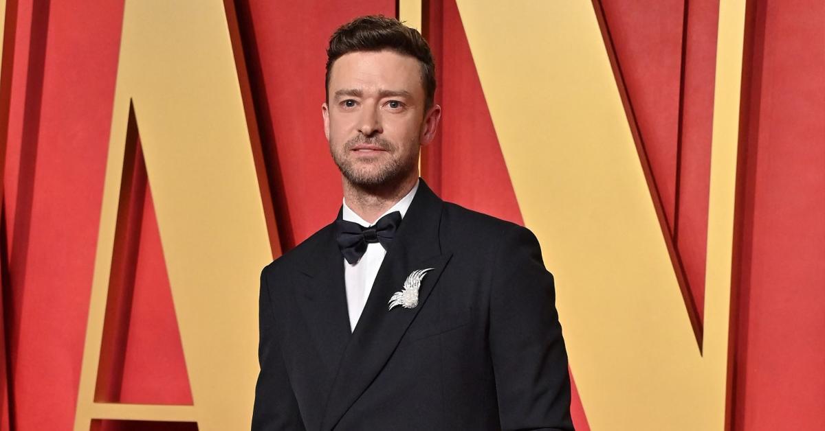 Justin Timberlake Wears Long Shirt to Cover His Buldge After Shocking ...