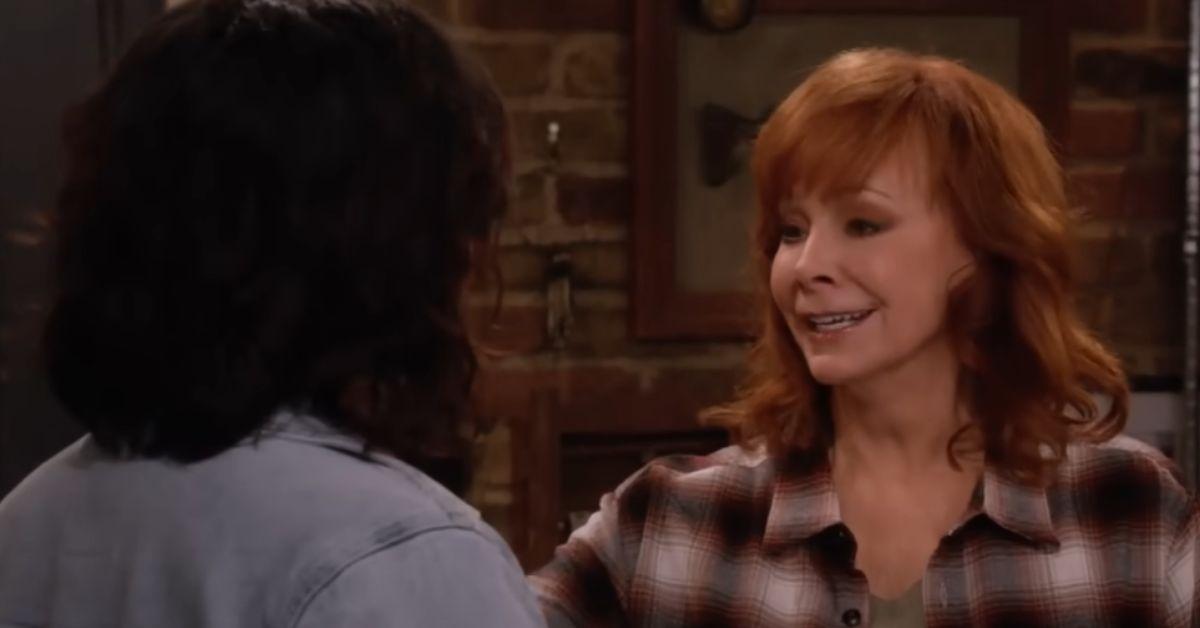Reba McEntire's Sitcom 'Happy's Place': Everything To Know