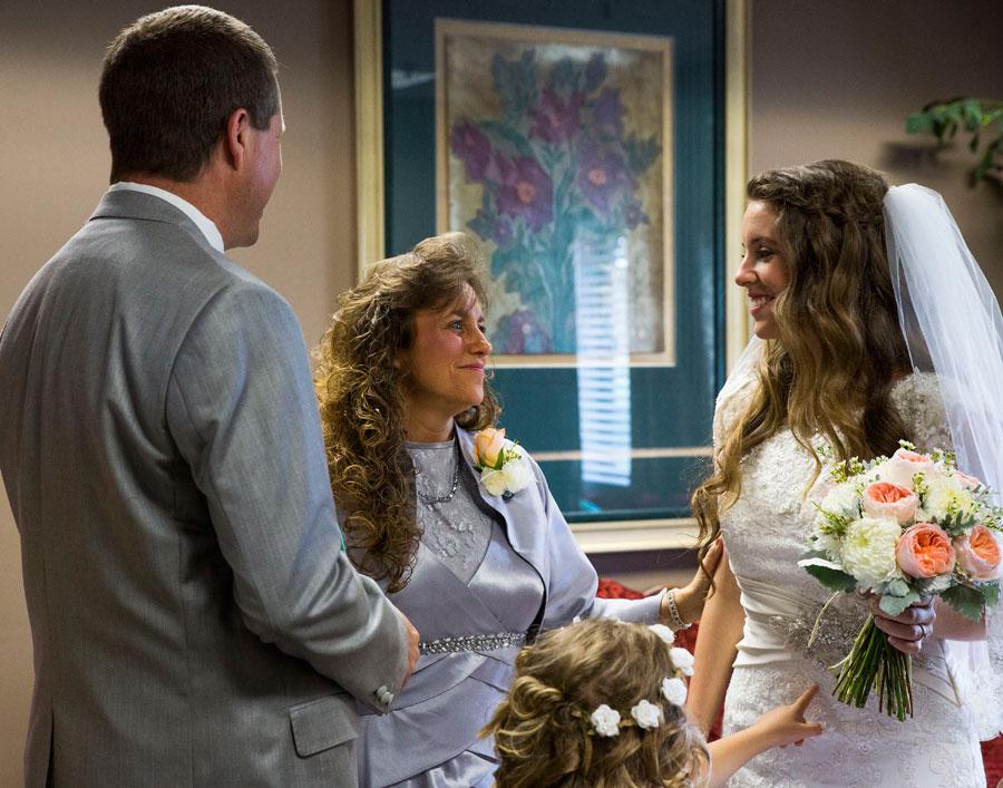 19 Kids And Counting’s Jill Duggar And Derick Dillard Celebrate Wedding ...