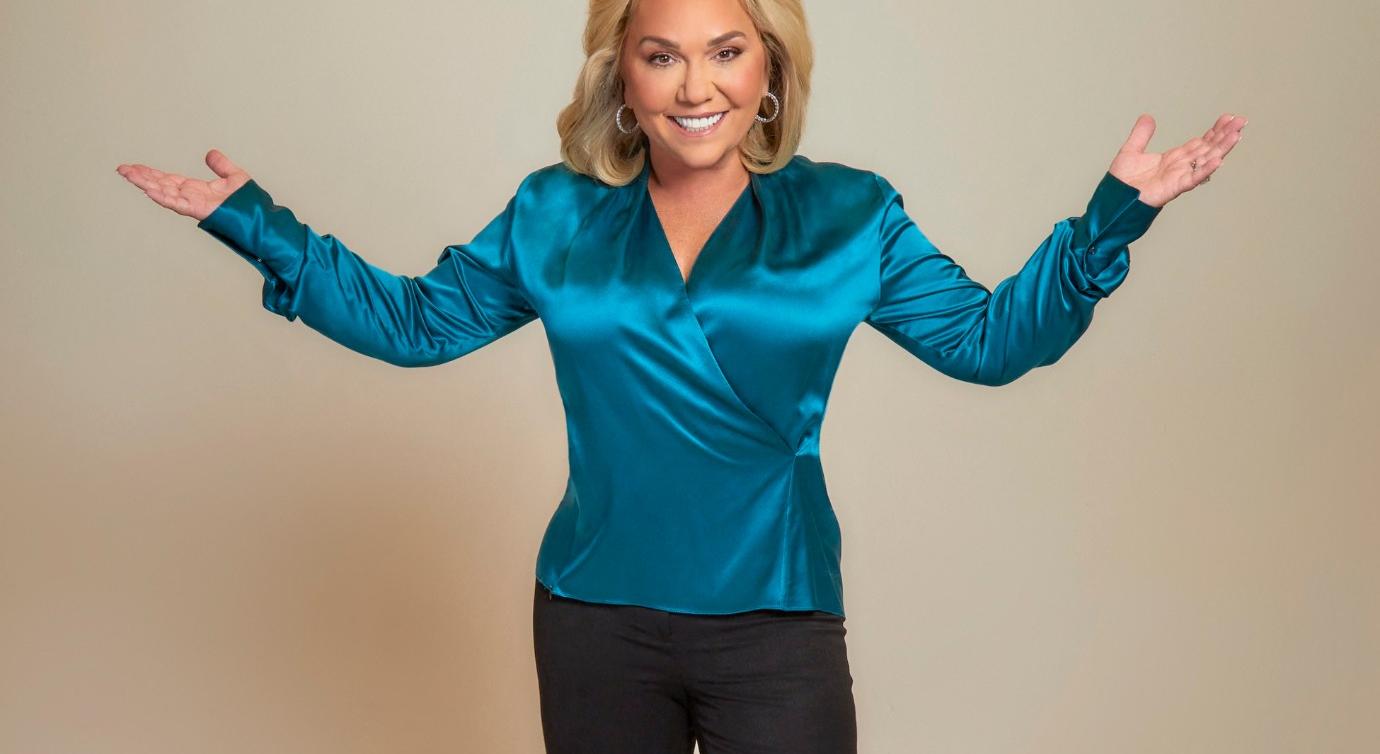 Lindsie Chrisley Insists She's Trying To Visit Julie in Prison