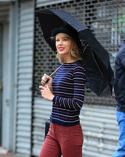 Shelter From The Rain! Celebrities Who Kept Dry Under Their Umbrellas