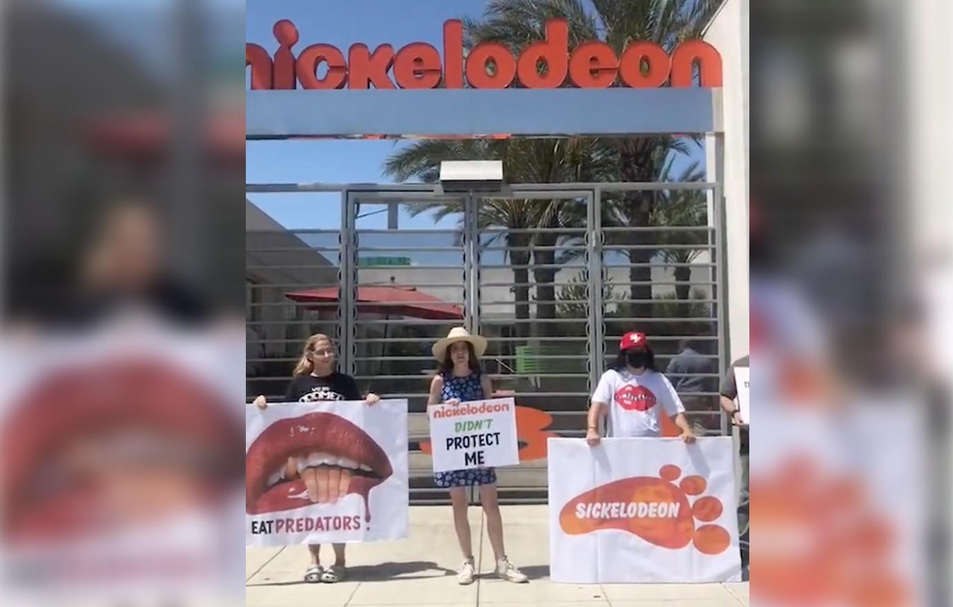 'Zoey 101' Star Alexa Nikolas Protests 'Traumatic' Nickelodeon Network