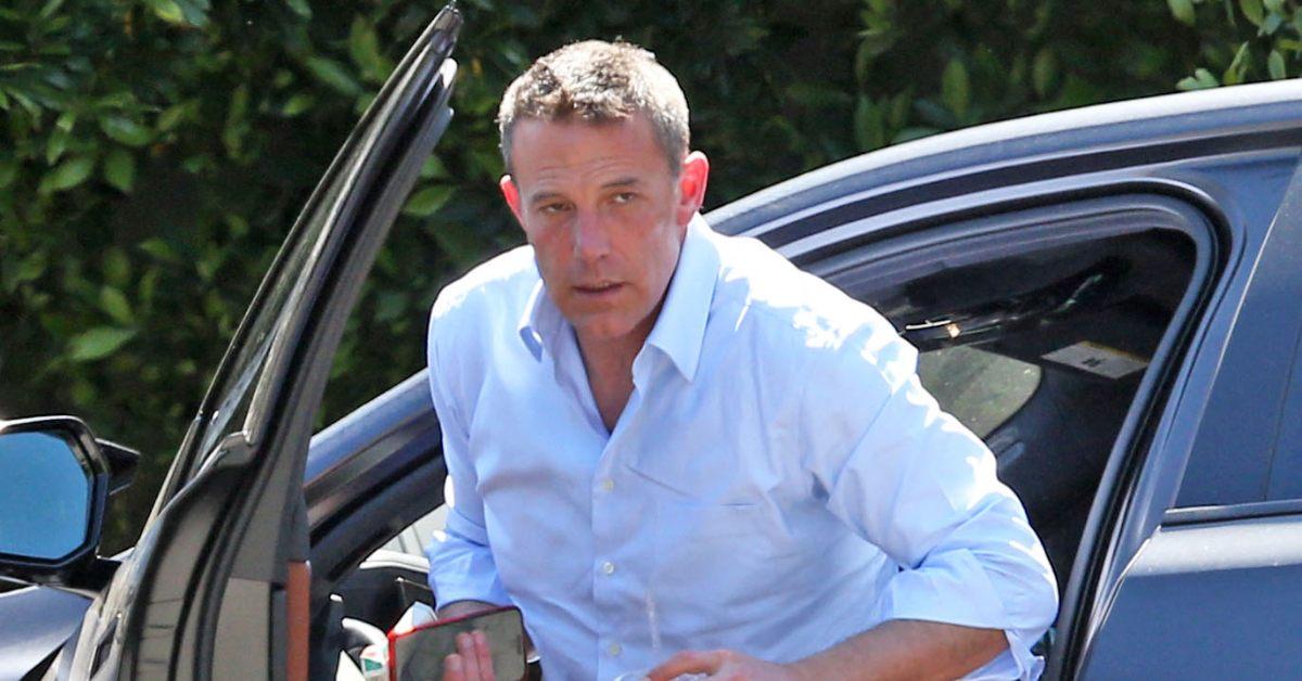 Ben Affleck Lashes Out At Paparazzi Waiting Near His & JLo's Home
