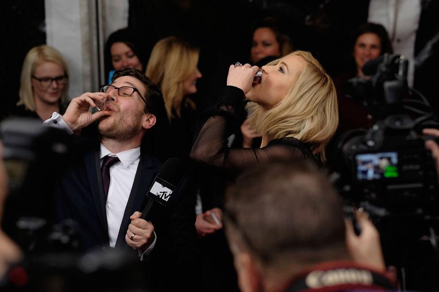 What A Ham! Jennifer Lawrence's Wackiest Moments On Her Hunger Games ...