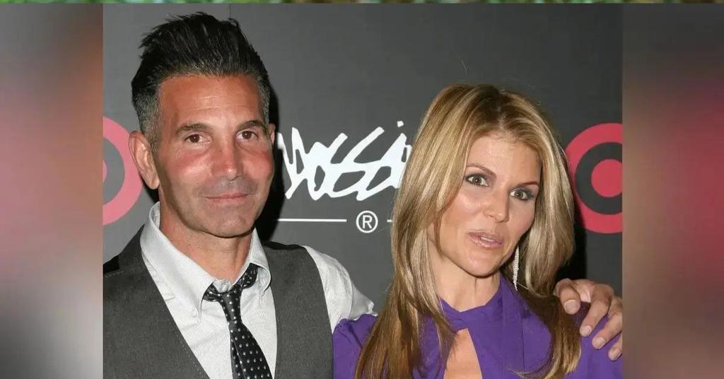 Lori Loughlin & Mossimo Giannulli Sell $17.5 L.A. Million Mansion