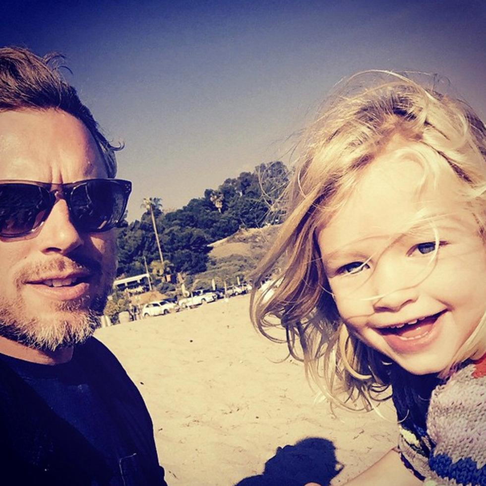Dad On Duty! Jessica Simpson's Husband Eric Johnson Has Adorable Beach ...