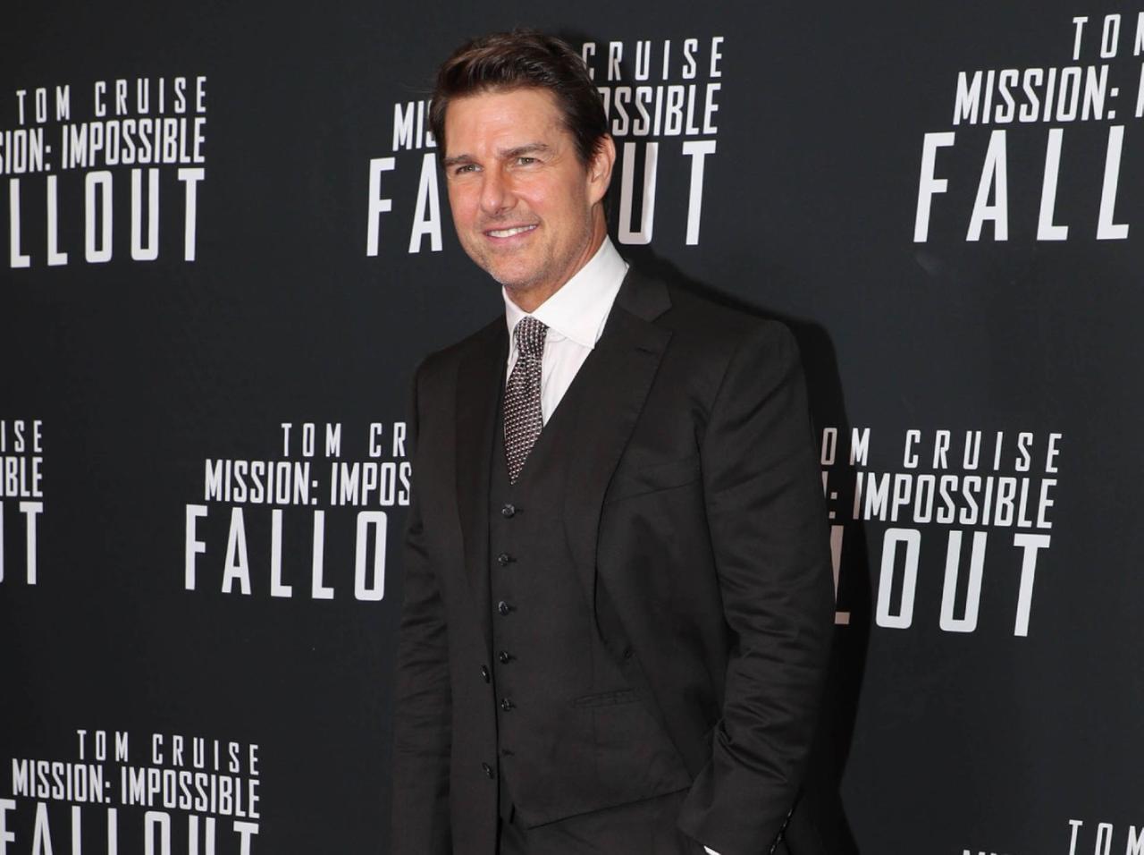 Tom Cruise's Changing Face Sparks Plastic Surgery Buzz: Photos