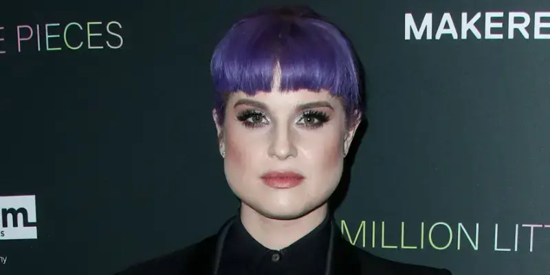 Kelly Osbourne Denies Getting Plastic Surgery