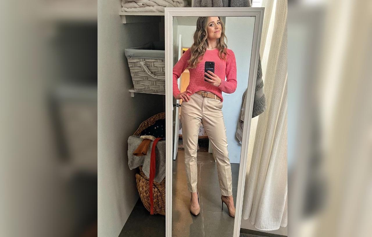 Jinger Duggar Shows Off Toned Bare Legs In Tiny Shorts