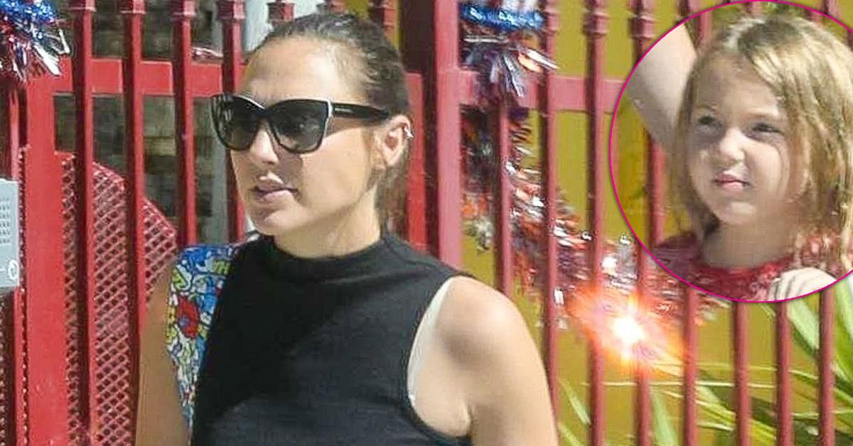 [PICS] 'Wonder Woman' Star Gal Gadot Spotted With Daughter Alma